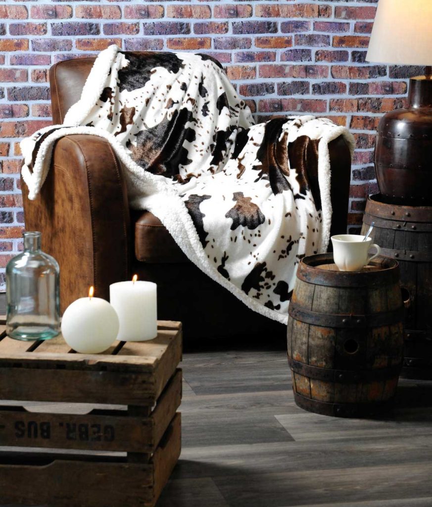 Plaid Impression "Peau de Vache" - Le blog déco HomeMaison